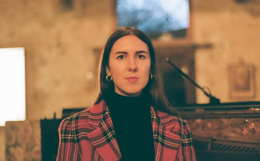 Colla: Arianna Pasini tra folk cantautorale e sonorità lo-fi